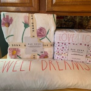 Rae Dunn | Bedding | Rae Dunn 3 Piece Lot Body Pillow Queen Set Sheets ...